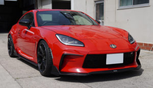 スパークレッドに艶めく「トヨタ GR86」を”XPEL ステルス”でマット化。依頼は山﨑武司さん。｜カーフィルム名古屋.com